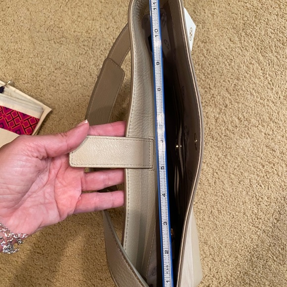 Tory Burch | Bags | Tory Burch Hobo Purse | Poshmark